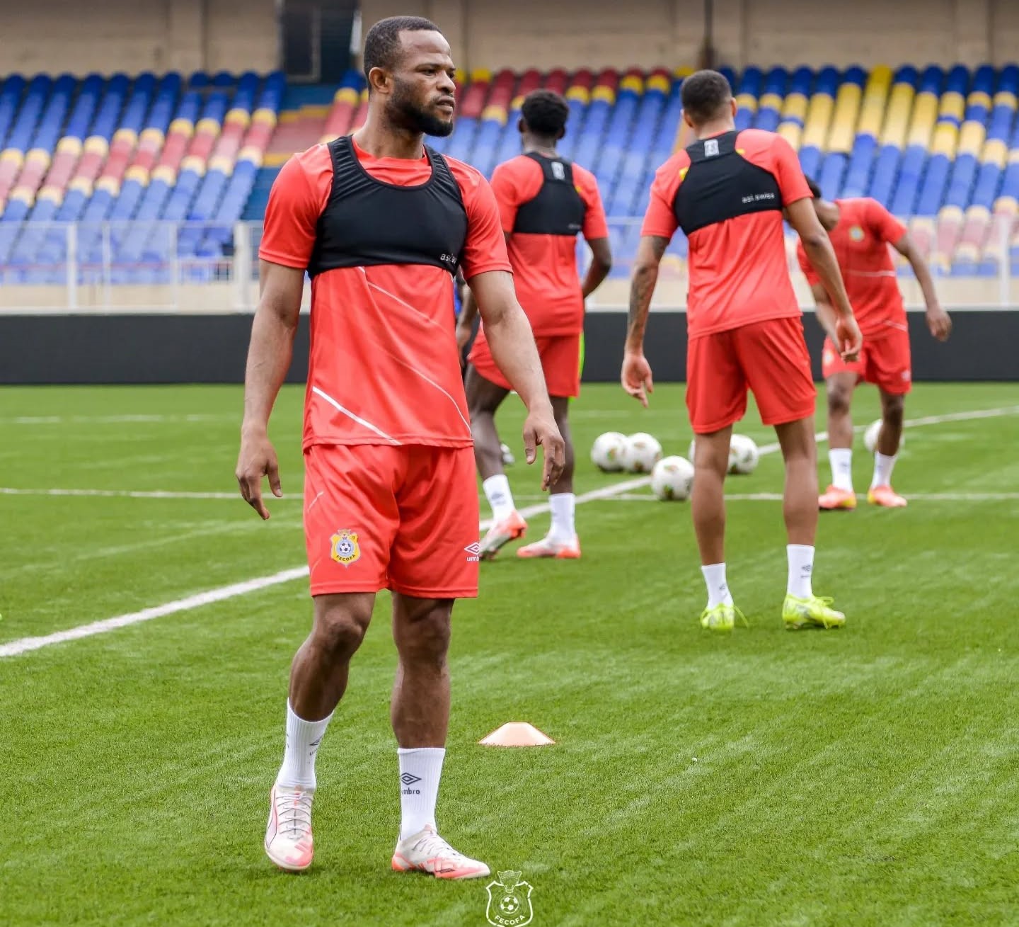 Football : Meschack Elia rêve d'aller à la Coupe du monde avec la RDC ...